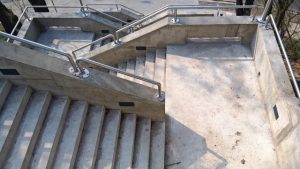 Desain Tangga: Tipe / Railing / Bahan + Contoh Desain • Sikatabis.com